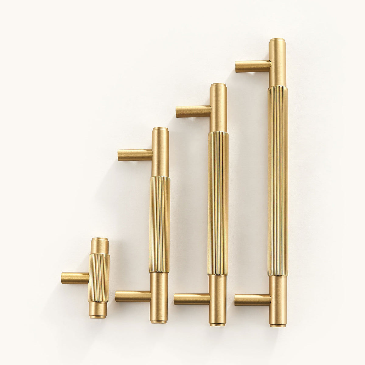 Handtag 3100 | Räfflat | Mässing – Decor Room