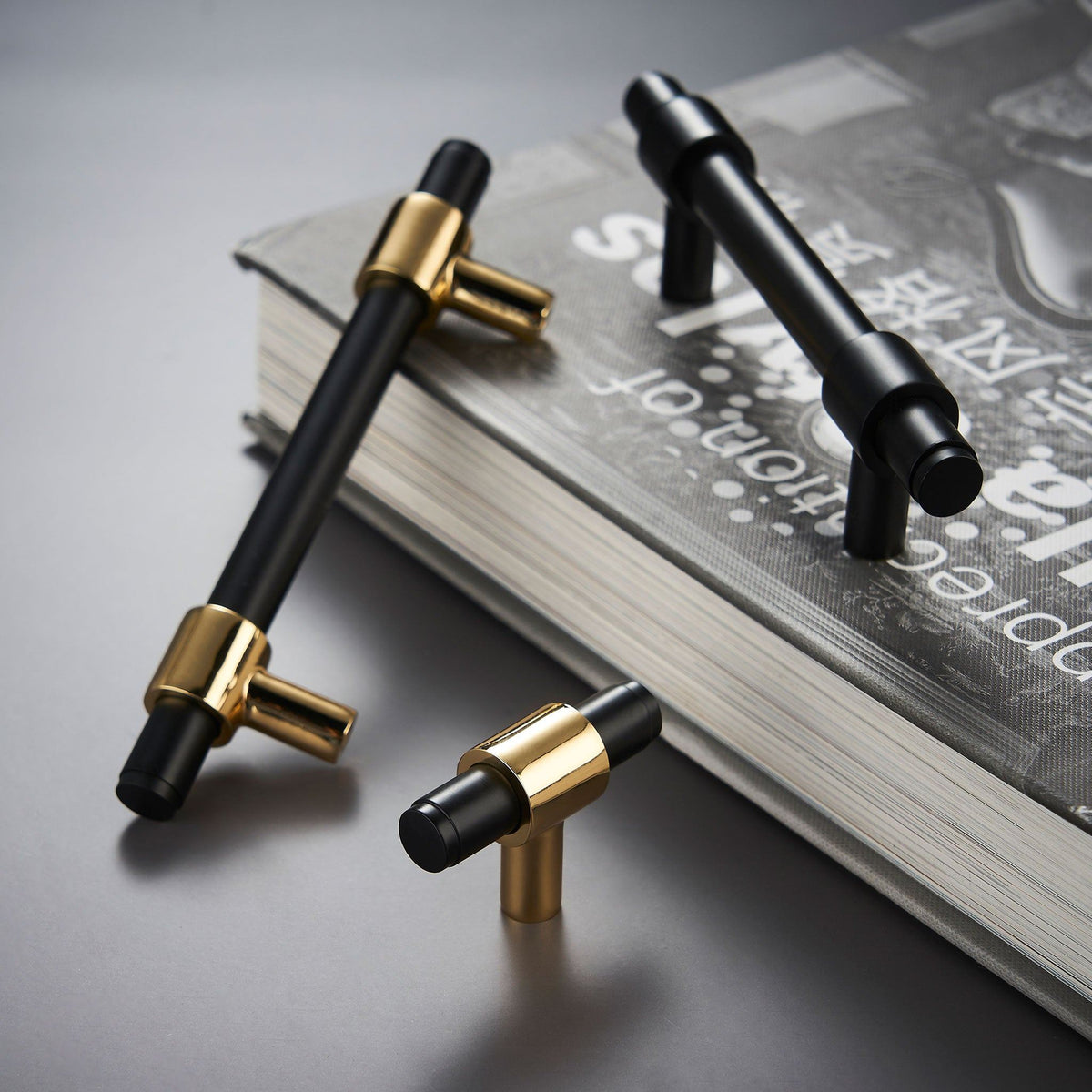 Handtag 3074 | Svart + Guld – Decor Room